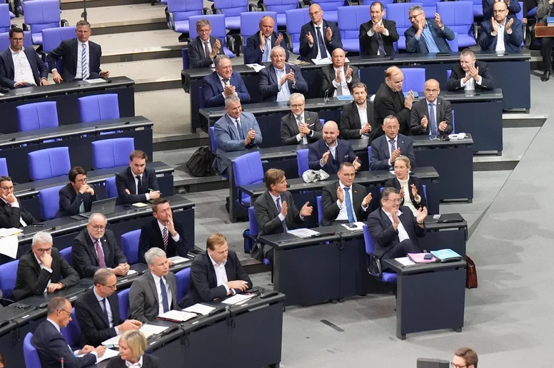 Innenpolitik | Wochenzeitung Das Parlament